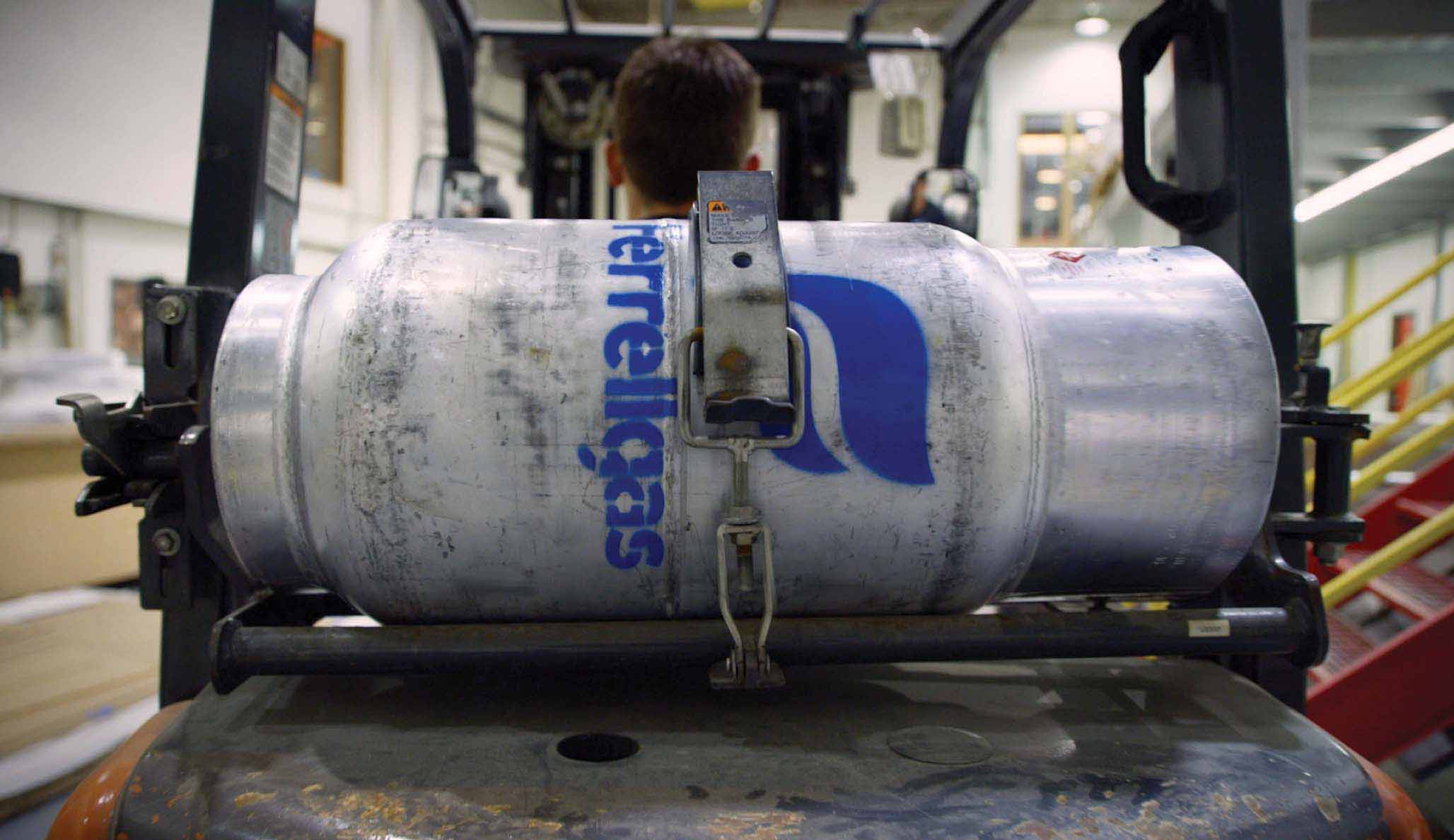 Forklift Propane Tanks: Sizes, Refilling & More | Ferrellgas